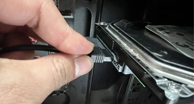 Step-by-Step Guide to Installing a Hard Drive - Tech2Geek